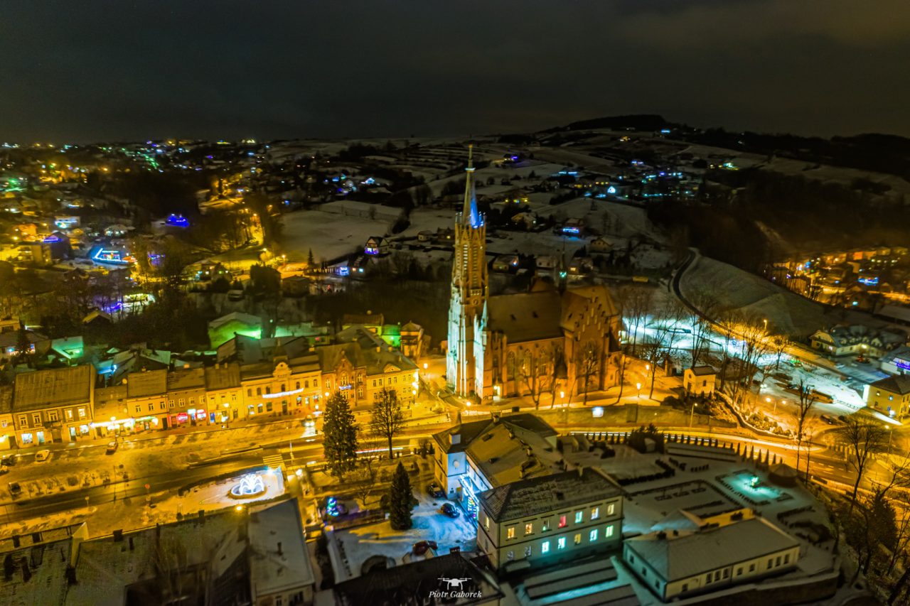 Tak wygląda Twoje miasto nocą. Grybów i Gorlice z lotu Piotra ;) [ZDJĘCIA]